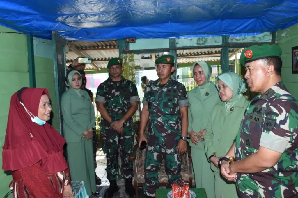 Wujud Kepedulian TNI, Danrem 141/Toddopuli Laksanakan Anjangsana Dalam ... Wujud Kepedulian TNI, Danrem 141/Toddopuli Laksanakan Anjangsana Dalam ...